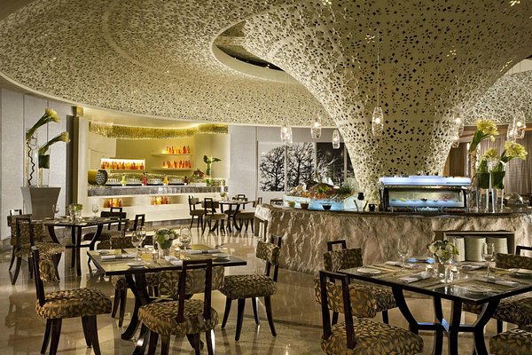 Destinasi Kuliner Mewah dengan Pemandangan Spektakuler - Ostife